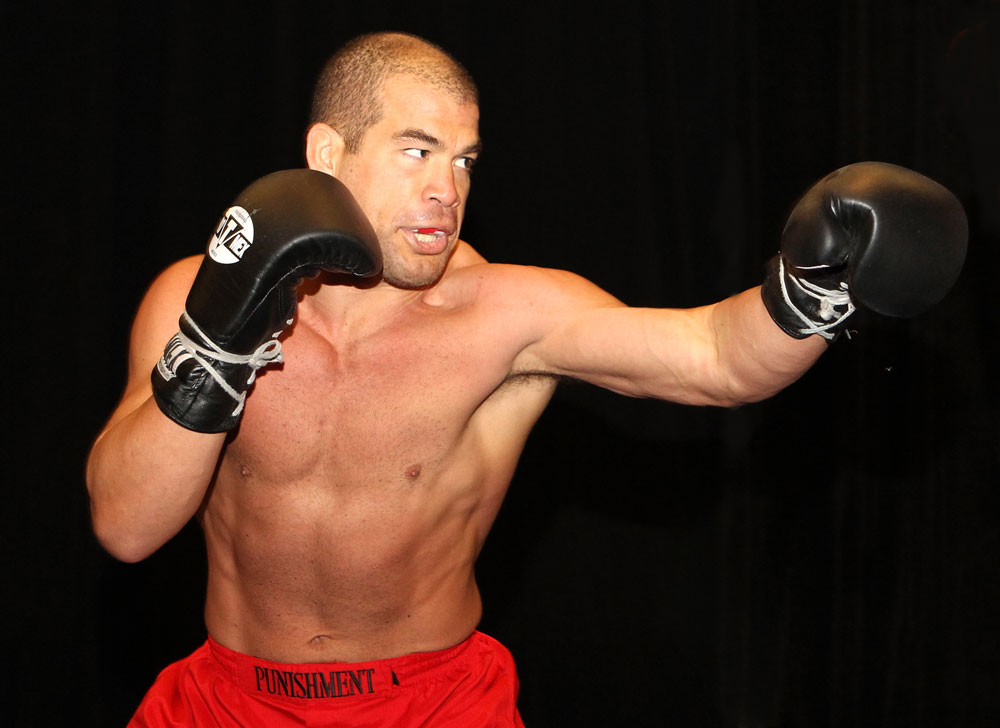 Снимки от отворената тренировка преди UFC 132 — MMA.BG